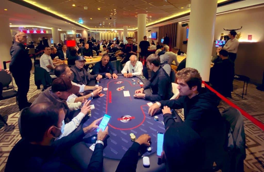 APO 500 au Club Circus : 134 joueurs en lice pour le Day 2 – Les clubs ...
